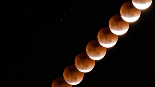 Eclipsă parțială de Lună: Spectacol astral vizibil în România | TVR.RO